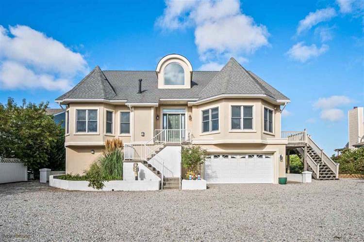 Weichert Luxury Collection